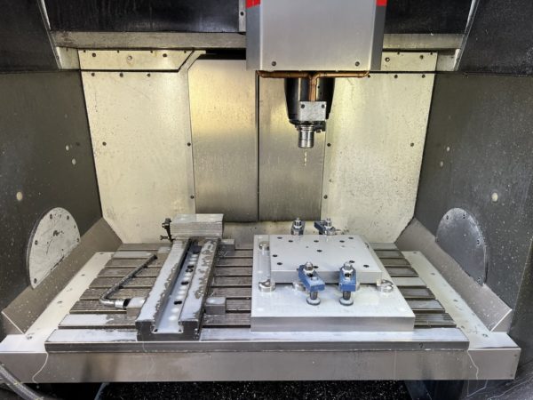 Centro di lavoro verticale ad alta velocità HERMLE C800V usato